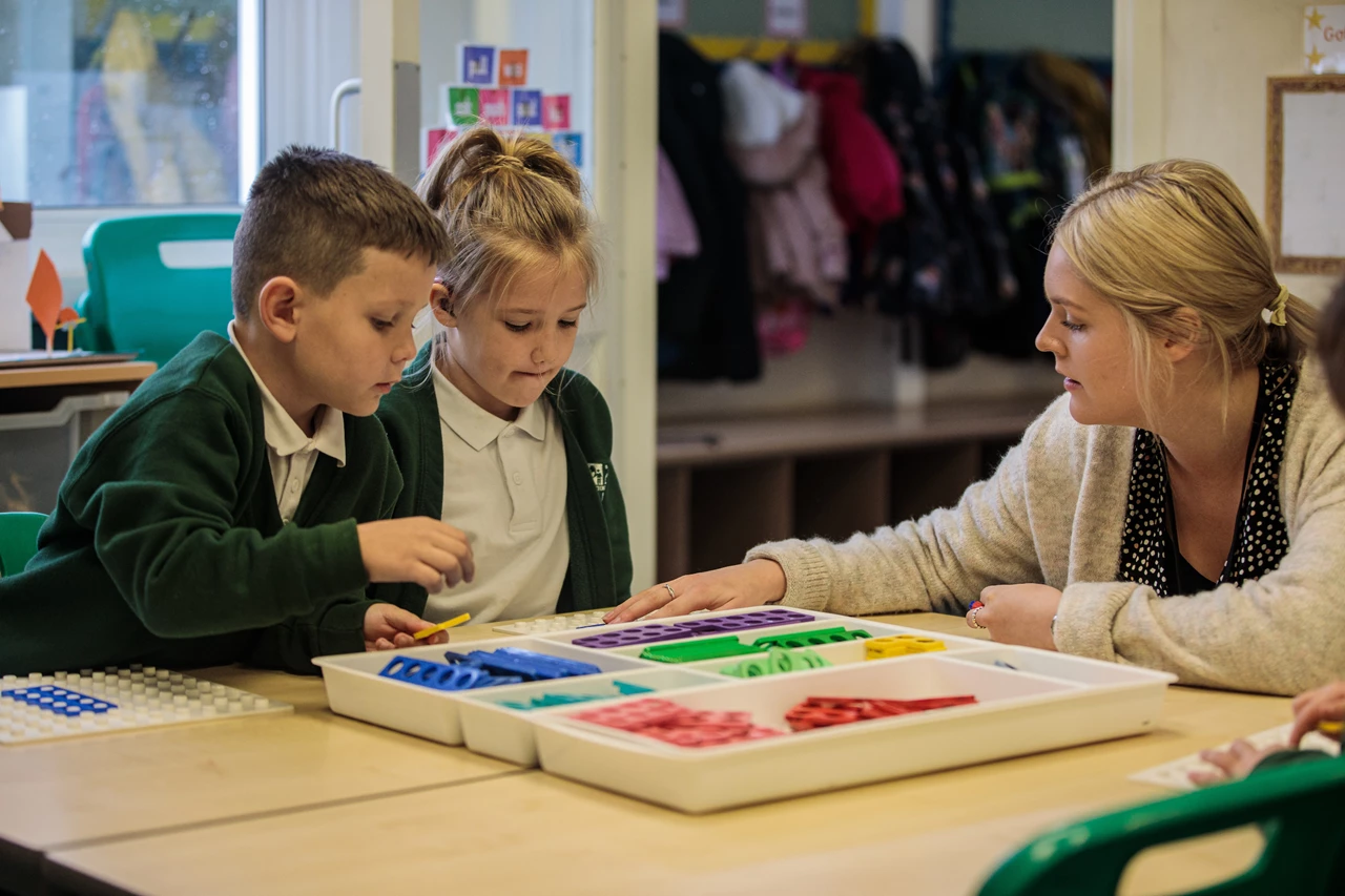 Mathematics advice, consultancy and training | DES